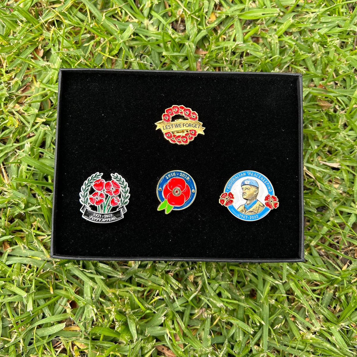 The Poppy Collection- Limited Edition Badge Set – Commemorative Badges